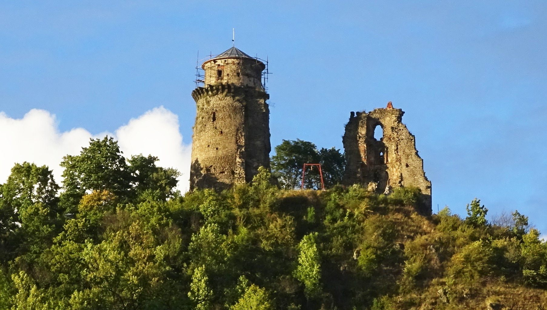 Hrad Slanec - Referencia Obnova s.r.o.